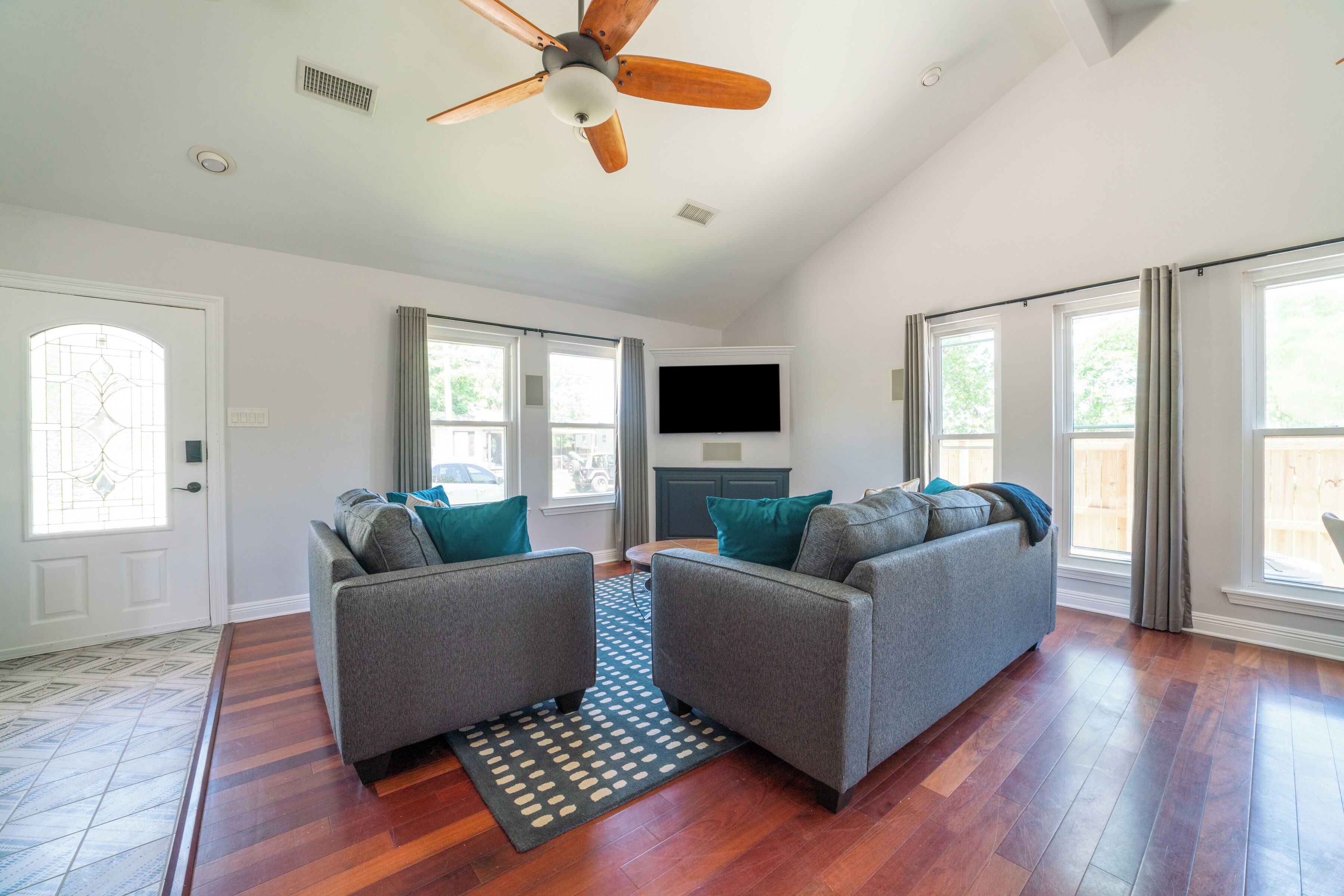 2-story Cottage W Pool+bonfire - Chalmette, LA