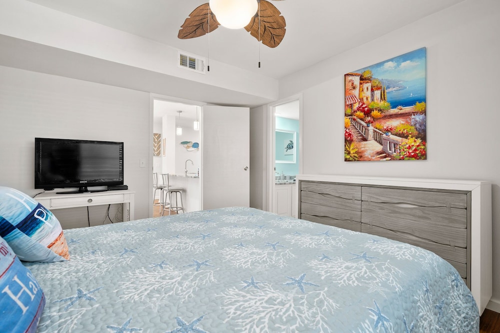 La Mirage Condo 320 Beachfront Resort Condominiums With Private Boardwalk - Corpus Christi, TX