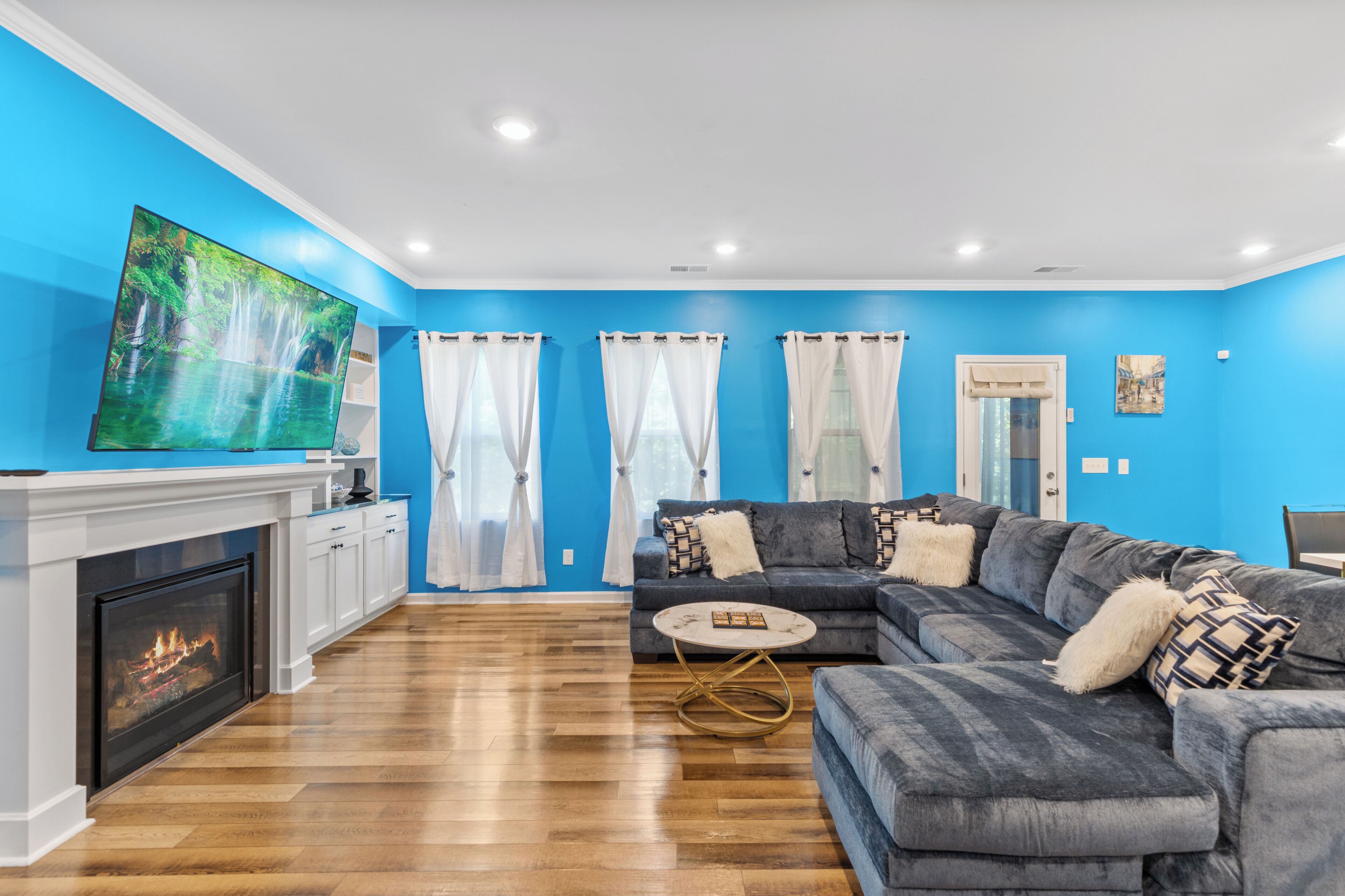 Stylish & Central Townhome In The Heart Of Raleigh - Wake Forest, NC