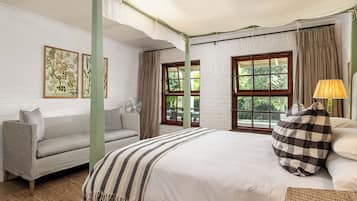 Casa Familiar, 4 quartos, vista para o jardim | Secretária, cortinas/cortinados opacos, ferro/tábua de engomar