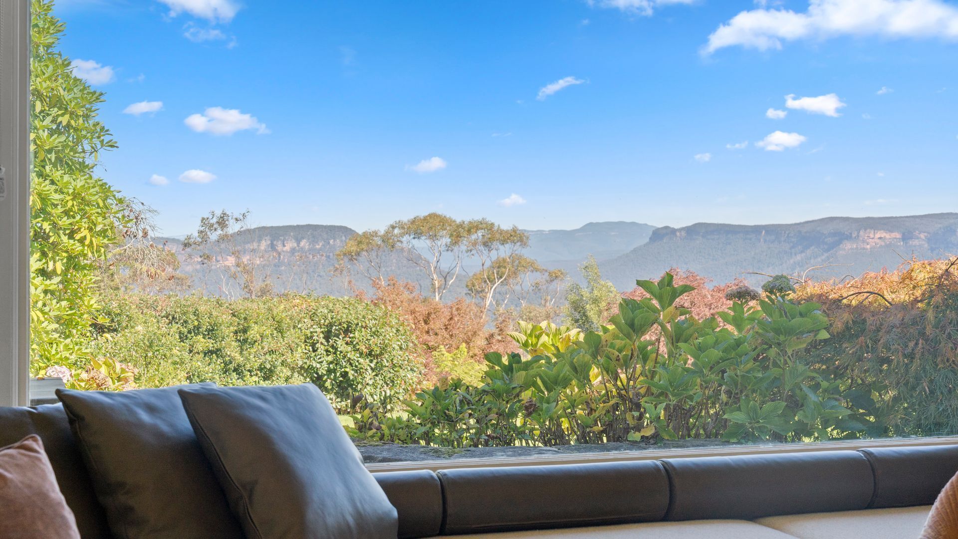 Blue Vista In Leura Escarpment Views - Katoomba