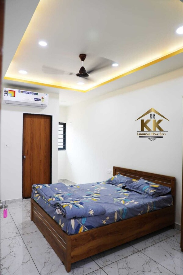 K K Luxurious Home Stay - Nandurbar