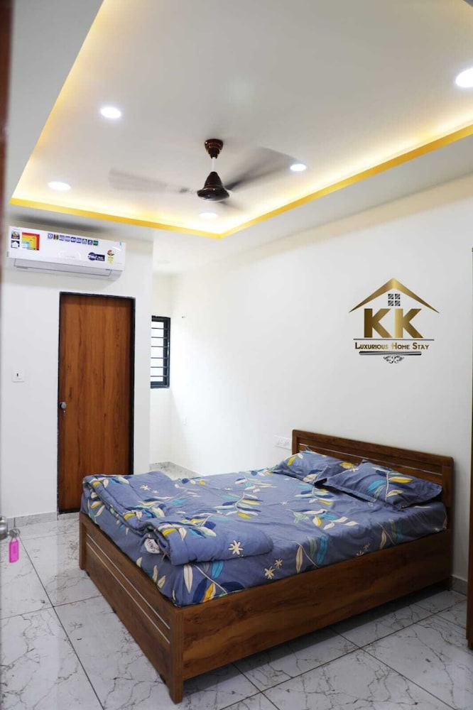 K K Luxurious Home Stay - Nandurbar