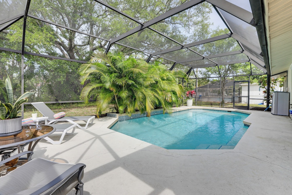 Sarasota Home W/ Private Pool ~ 10 Mi To Beach! - Sarasota, FL