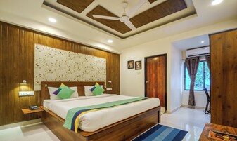 Quarto luxo | Cofres nos quartos, escrivaninha, quartos à prova de som