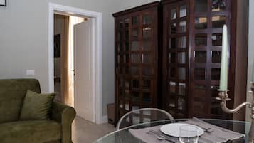 Suite Deluxe, varanda, vista para o jardim | 1 quarto, lençóis italianos Frette, roupa de alta qualidade
