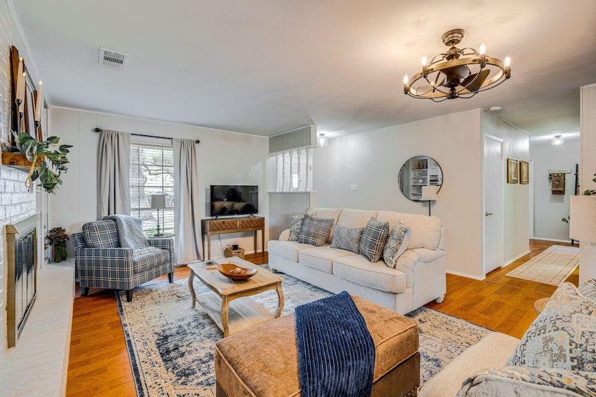 Game Room & Yard: Pet-friendly Round Rock Gem - Round Rock