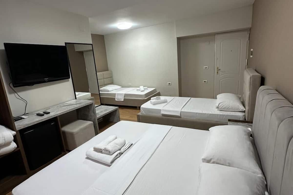 Quarto Deluxe | 1 quarto, secretária, secretária adequada para computadores portáteis