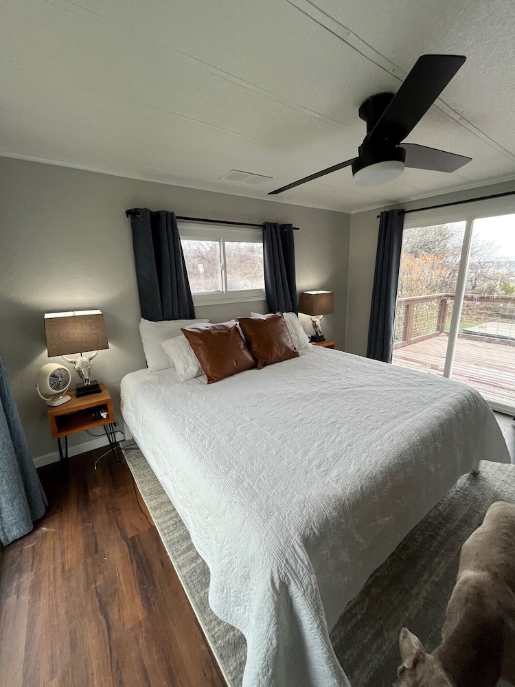 Cozy cabin in the heart of off-road heaven! Bring your SxS's and ...