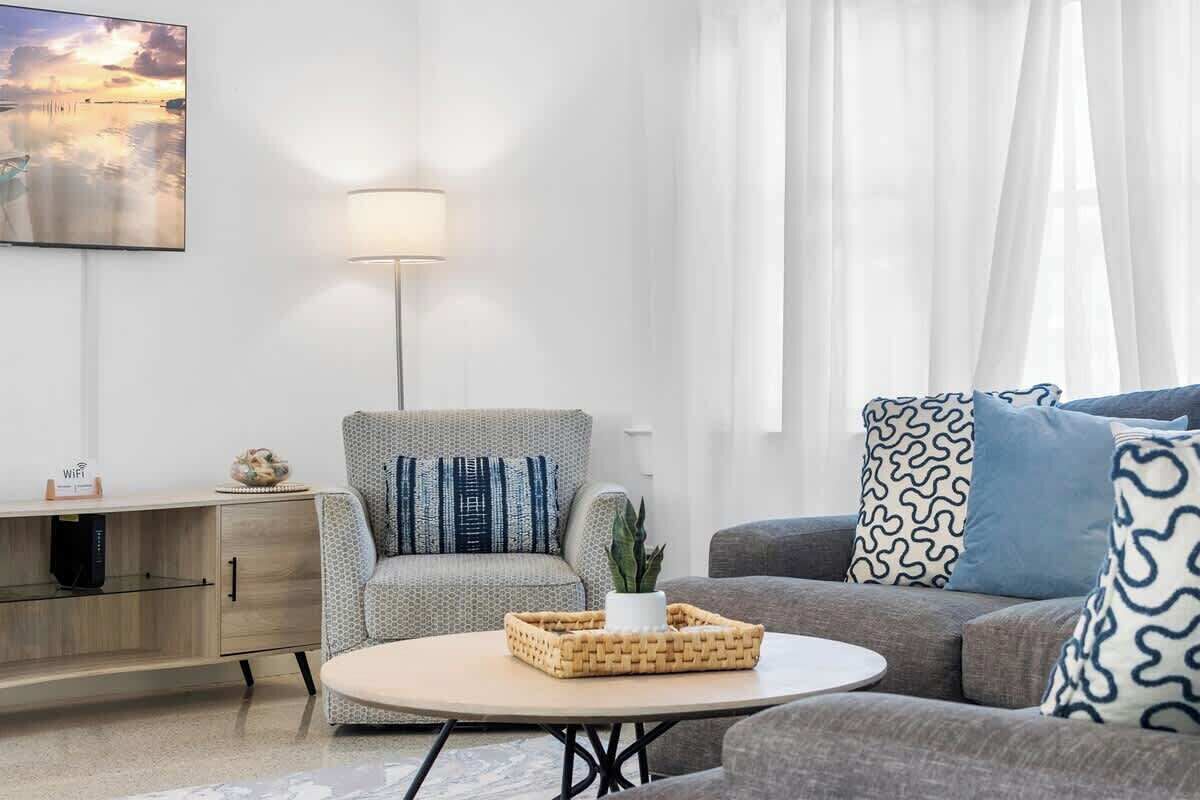 Heated-private Pool, 5min To Beach, King Bd, Bbq, - Clearwater, FL