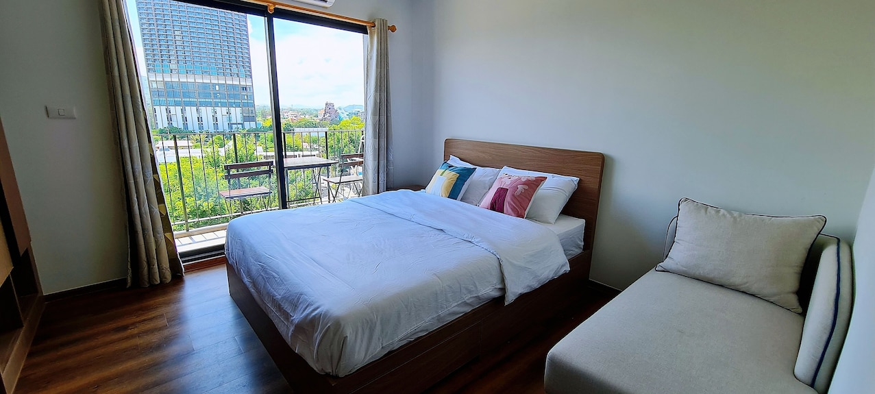 Hua Hin Top Floor Condo Next To Cicada Market & Beach Lahabana Condo - Hua Hin