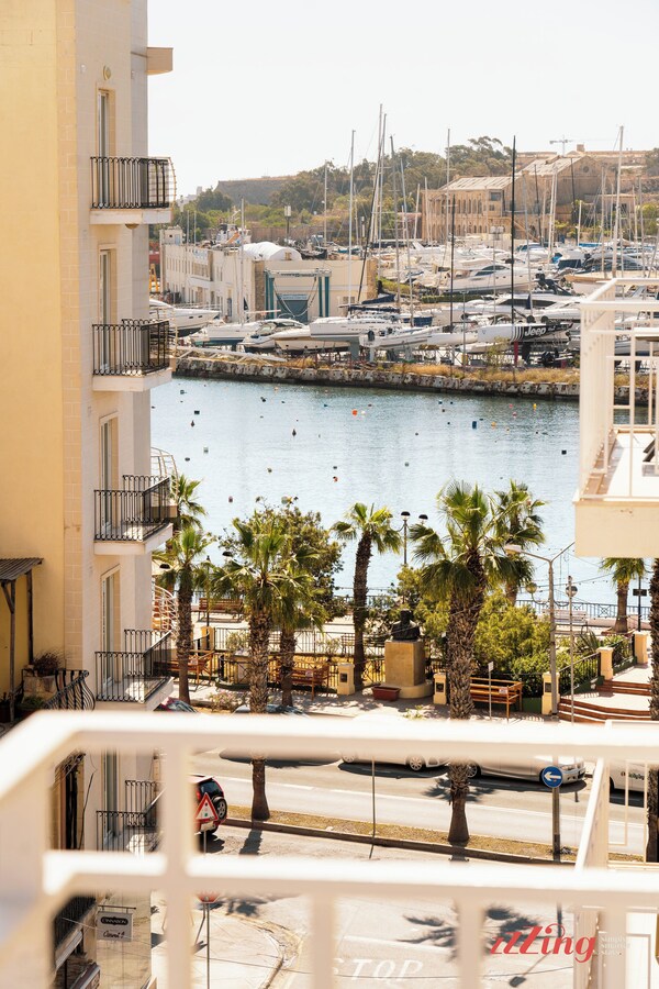 Stuart Rooms By Zzzing - La Valette