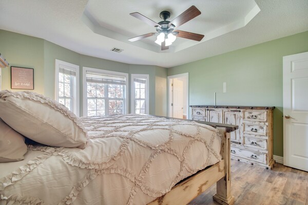 2 Mi To Grand Lake: Grove Home W/ Fenced-in Yard - Grove