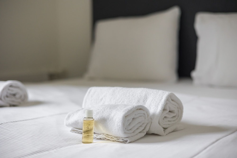 Urban Oasis With Queen Bed And City View (Be-53) - Zurich