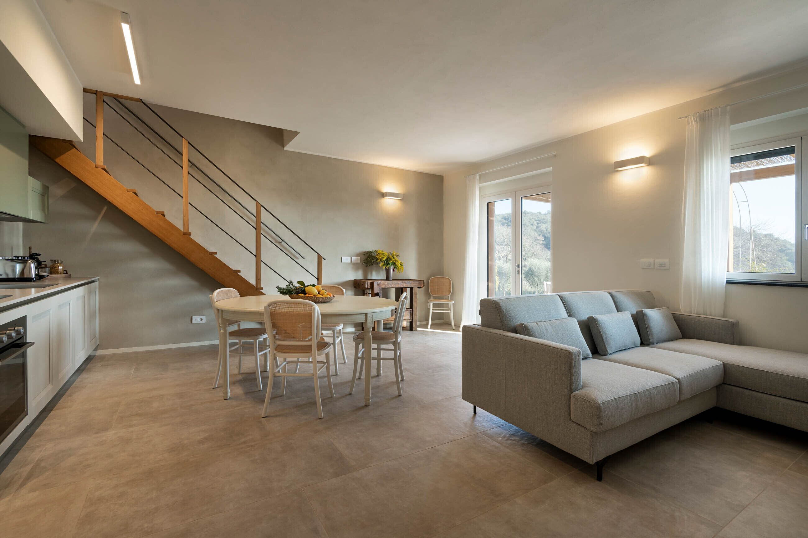 Villa | Sala de estar | Smart TV de 60 polegadas com canais via satélite, piso aquecido 