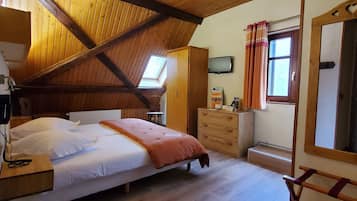Quarto casal básico | Individualmente decorados, individualmente mobiliados, escrivaninha