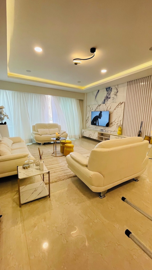 5 Minutes From The Beach! 200m/2 Luxury Apartment With Swimming Pool - Dakar