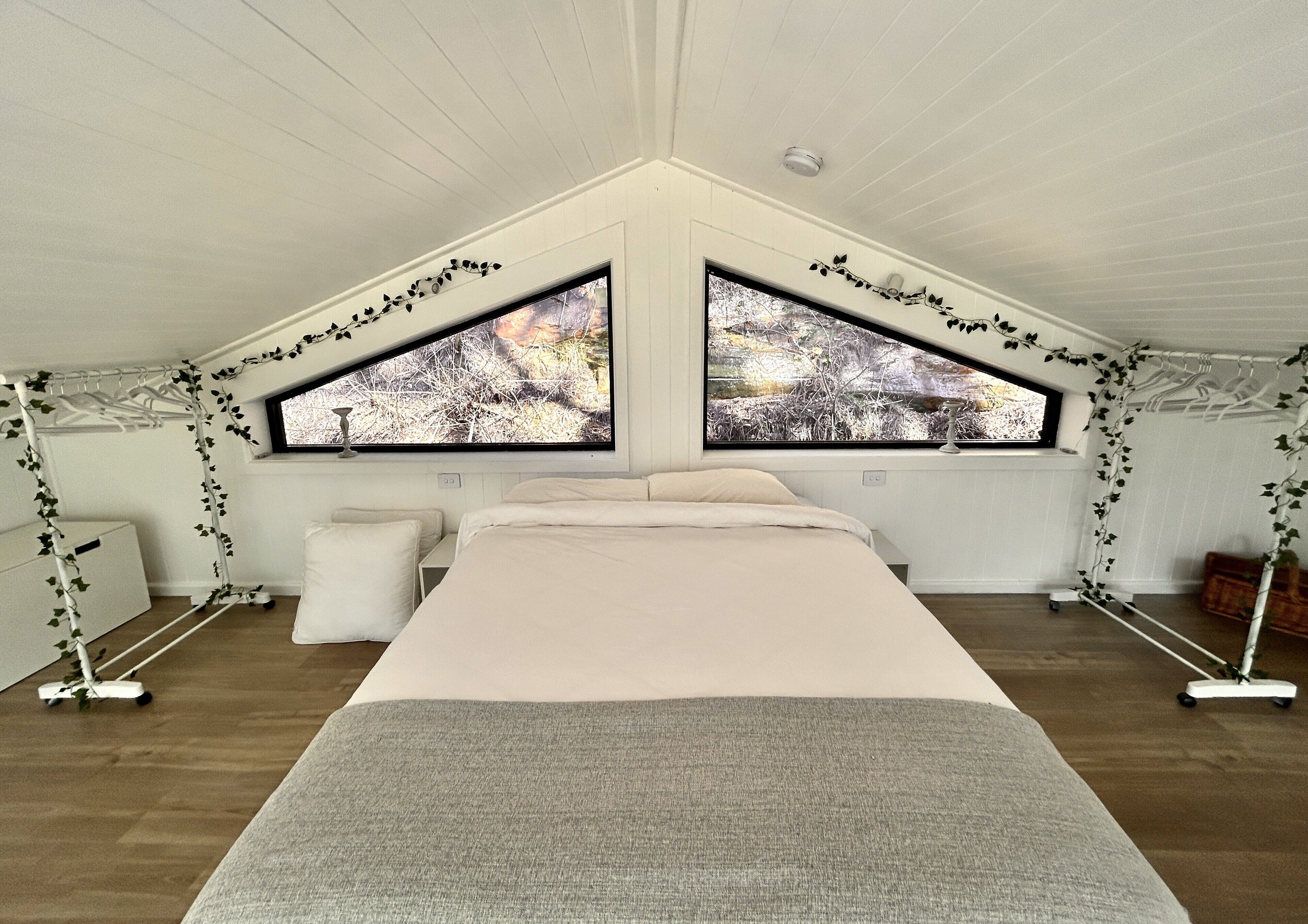 Stylish Country Guesthouse Escape One Hour From Sydney - Wisemans Ferry