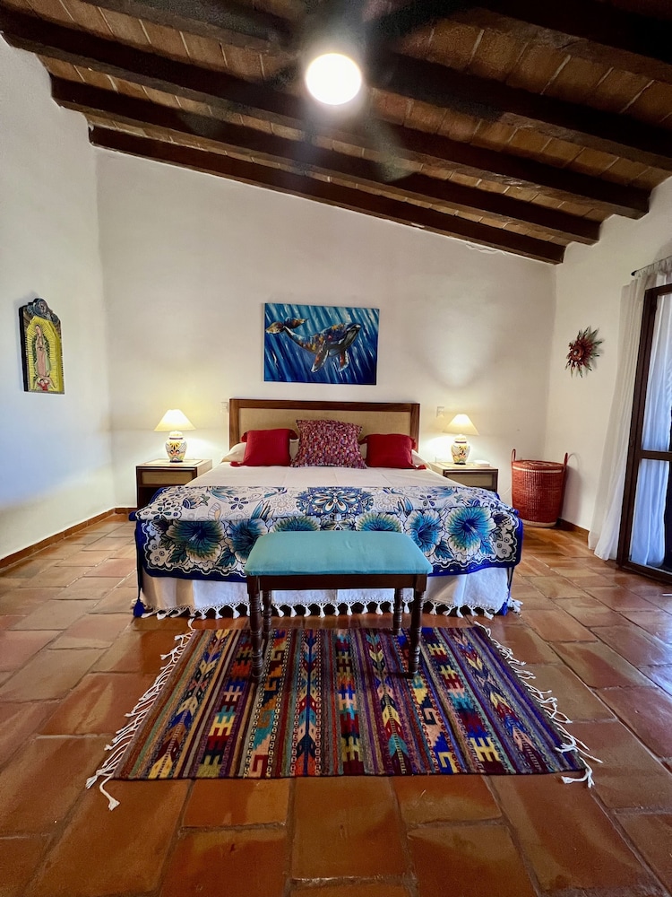 Beautiful Home In Zona Dorado Bucerias, 2 Blocks From Beach With Ocean Views - Nuevo Vallarta