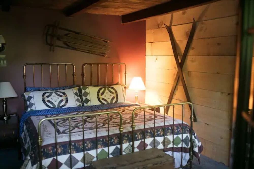 Mad River - Grunberg Haus Inn & Cabins - Duxbury | Vrbo