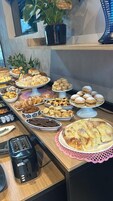 Café da manhã com buffet grátis todos os dias