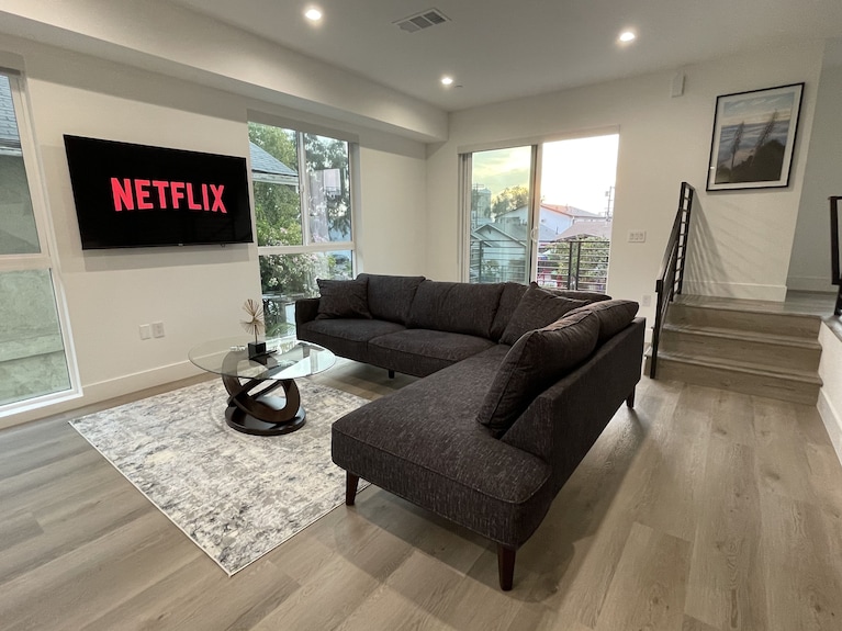 Dreamy Hollywood Art House - Los Angeles, CA