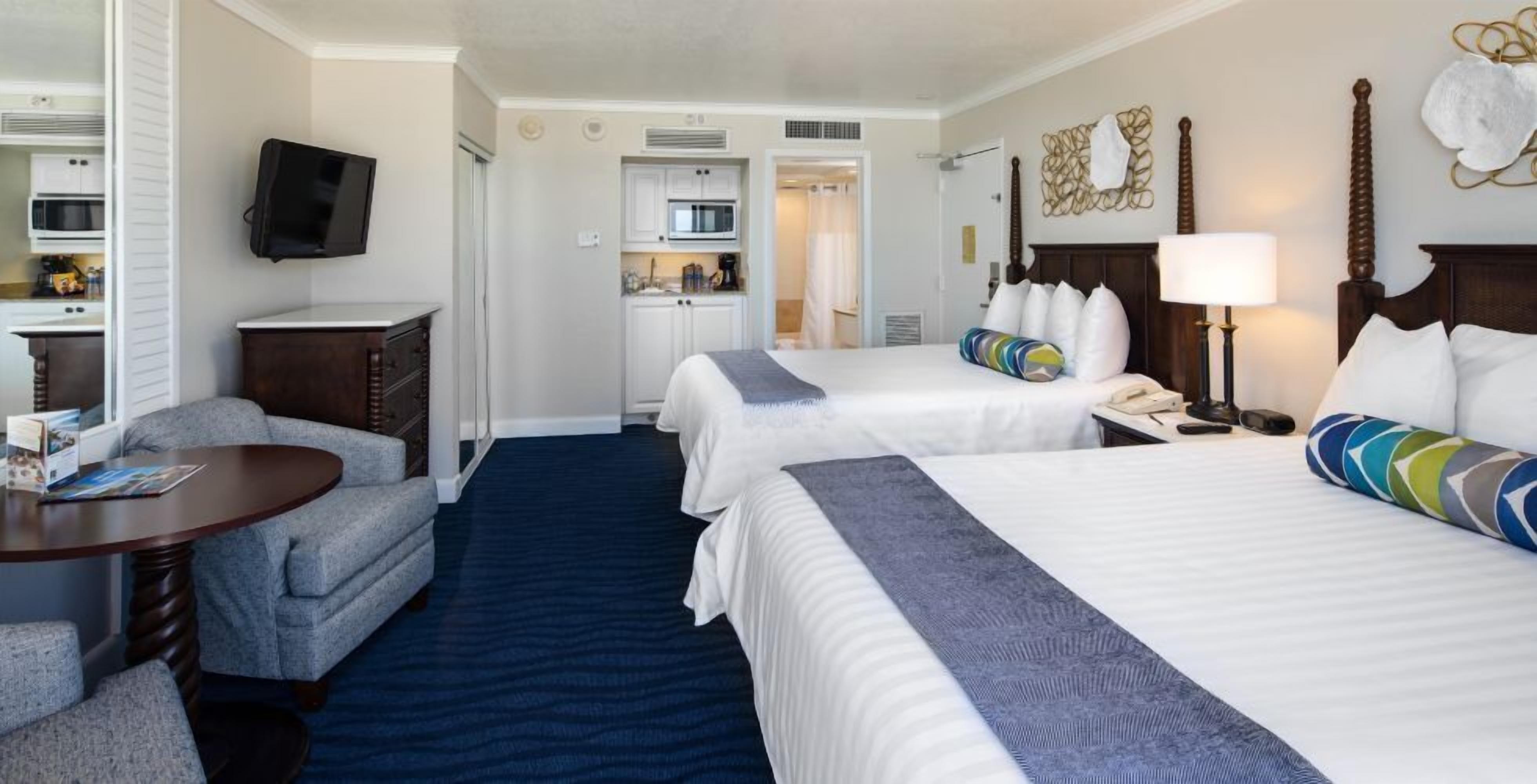 Gulf Front View With Balcony 2 Queen Beds At Island Grand At Tradewinds - St. Pete Beach, FL