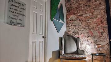 1 quarto, roupa de alta qualidade, com decoração personalizada