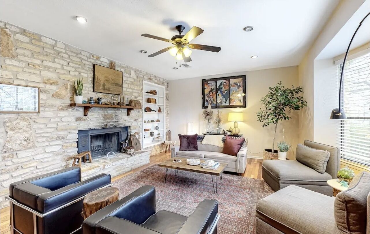 House +2 Cabins + Hot Tub & Pool - Dripping Springs, TX