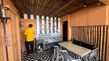 Café da manhã (INR 200 por pessoa)