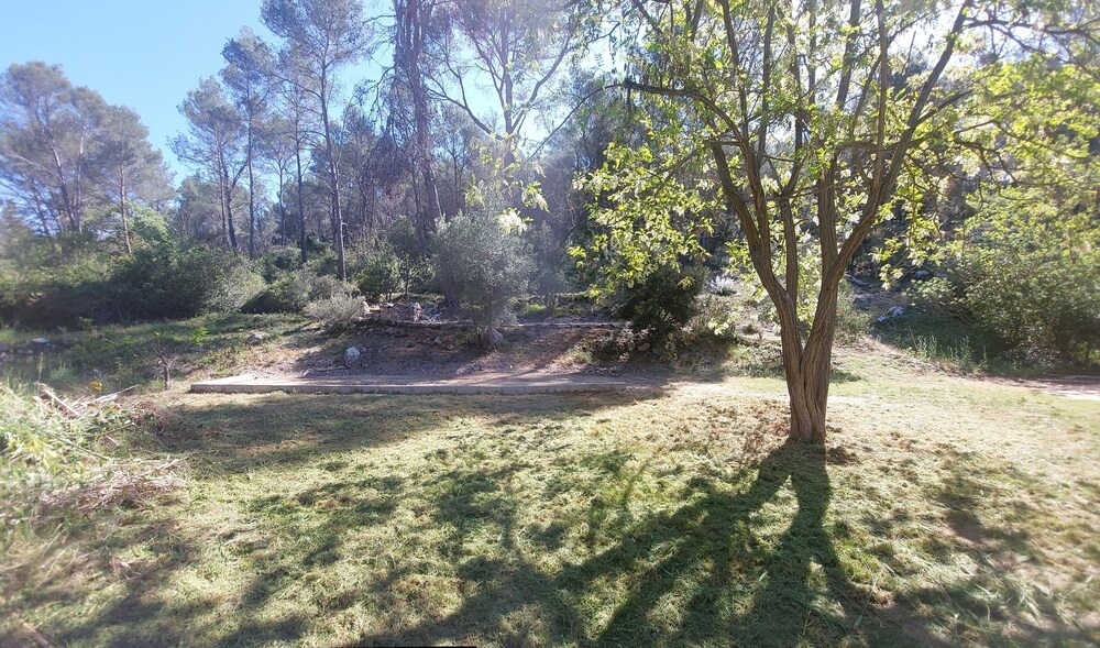 Chalet Pour 2 Personnes au Cœur de la Pinède Entre Aix-en-provence et ...
