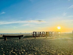 Perto da praia, areia branca