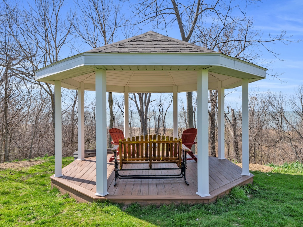 Cliffside Suite #3 - Seacliff Beach Suites - Leamington