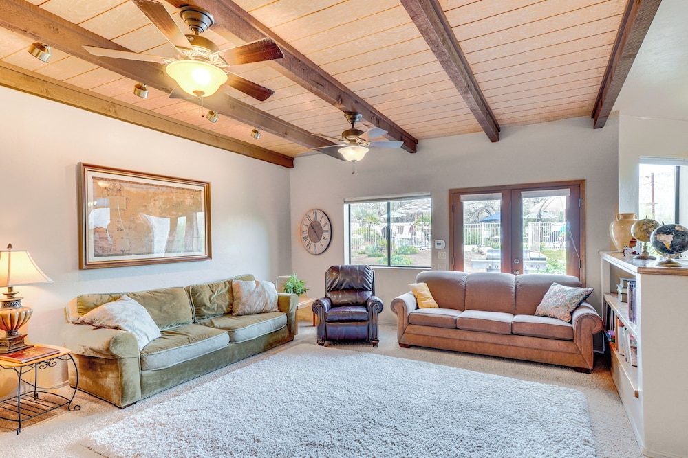 Beautiful Tucson Oasis W/ Pool, Views & Privacy! - Tucson, AZ