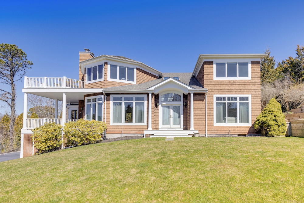 Hamptons Home Near Beaches W/ Pool & Water Views! - The Hamptons, NY
