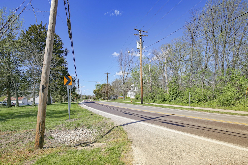 New Melle Apartment Near Missouri Wine Country - Defiance Ridge Vineyards, Defiance