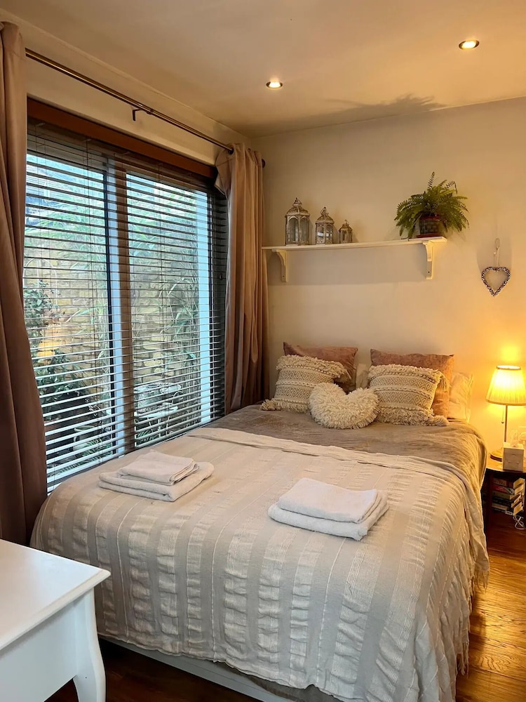 Sunny London Garden Apartment - Wood Green - London