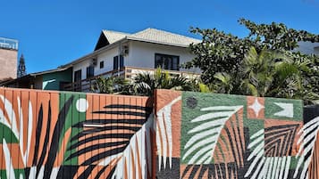 Fachada da propriedade