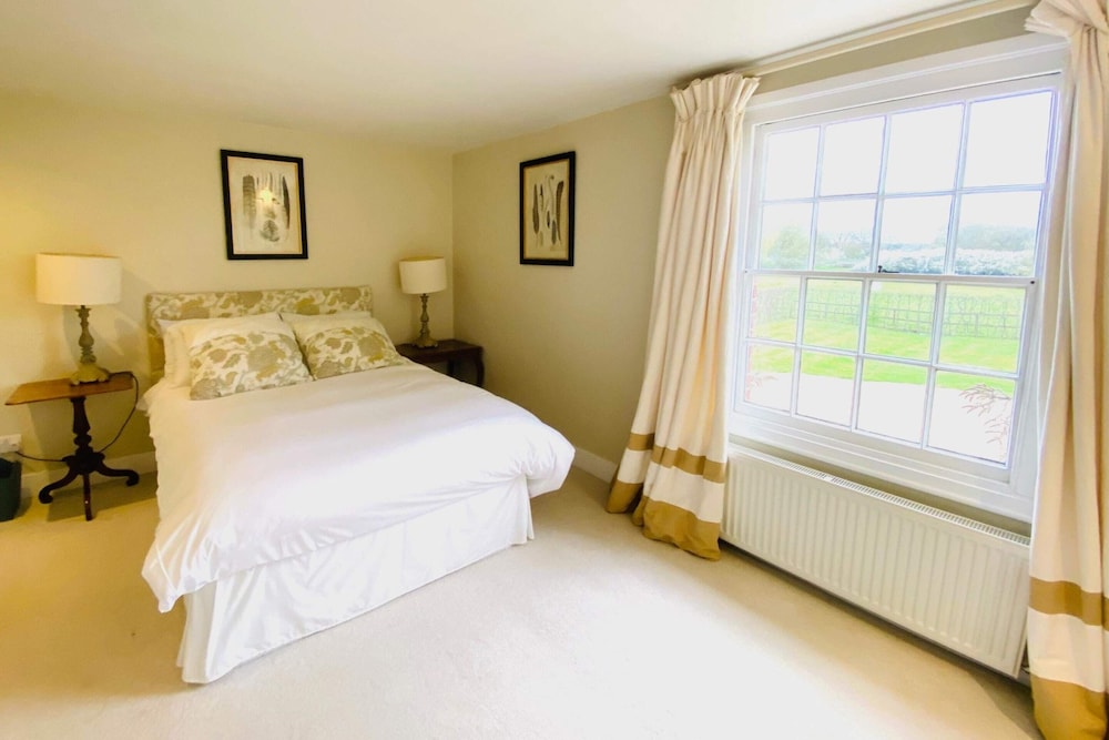 Stunning 6-bed Country House With Heated Pool - Kent