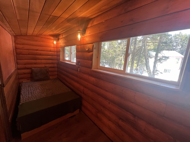 Alyeska Spruce Cabin - Alaska