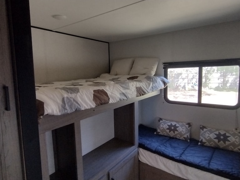 Affordable Stay 7 Minutes To The Beach 2021 32' Rv - Navarre, FL