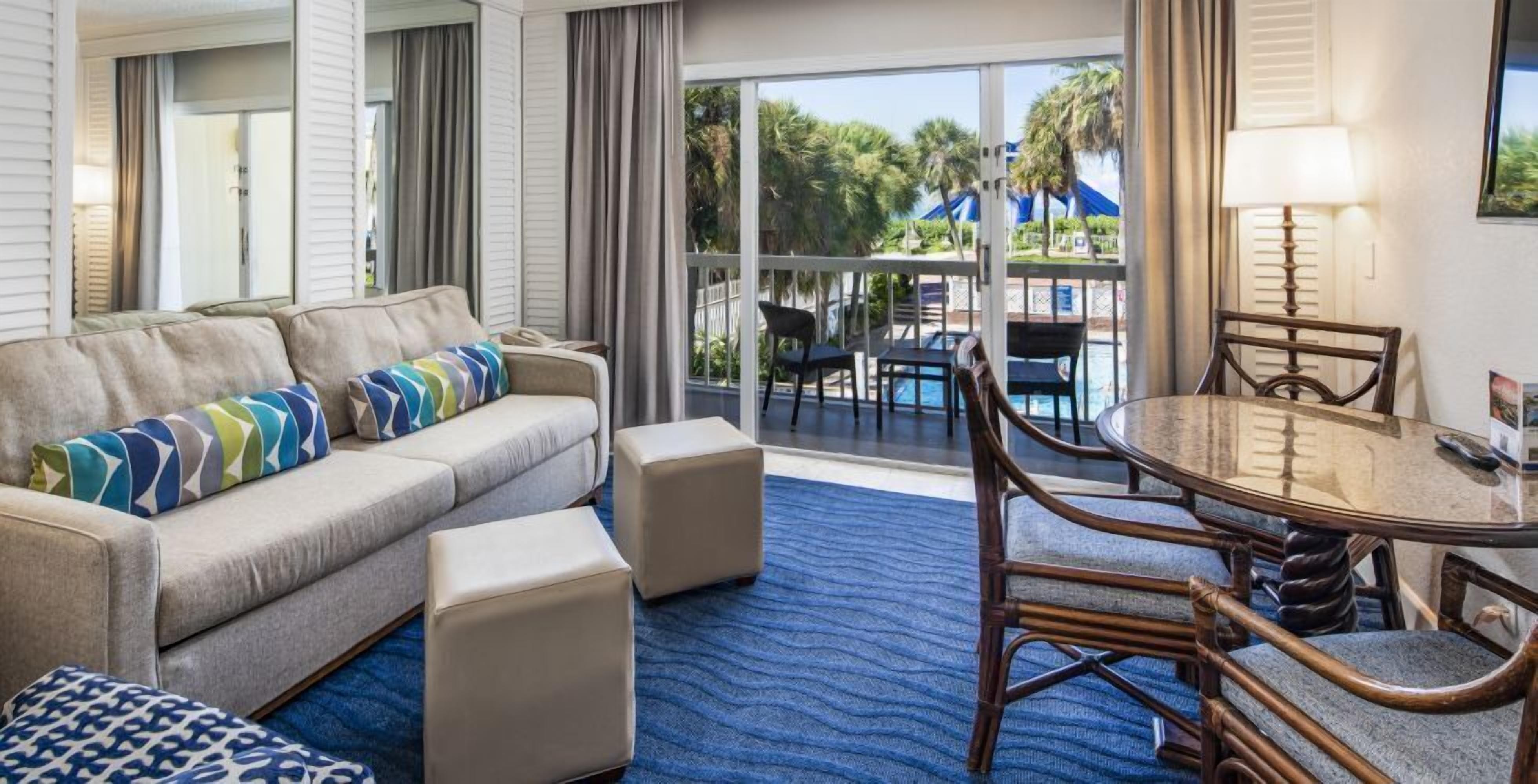 Steps Away From The Beach! With Outdoor Pool, Dogs Are Welcome, Parking! - St. Pete Beach, FL