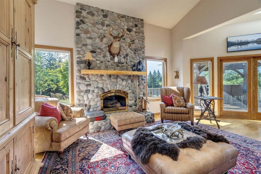 Alpenchalet | Rainier View, Hot Tub, Wifi, Bbq - Packwood, WA