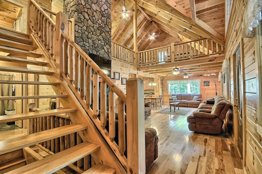 Grand Valley Lodge, 8-bedrm Lodge - Hocking Hills - Ohio