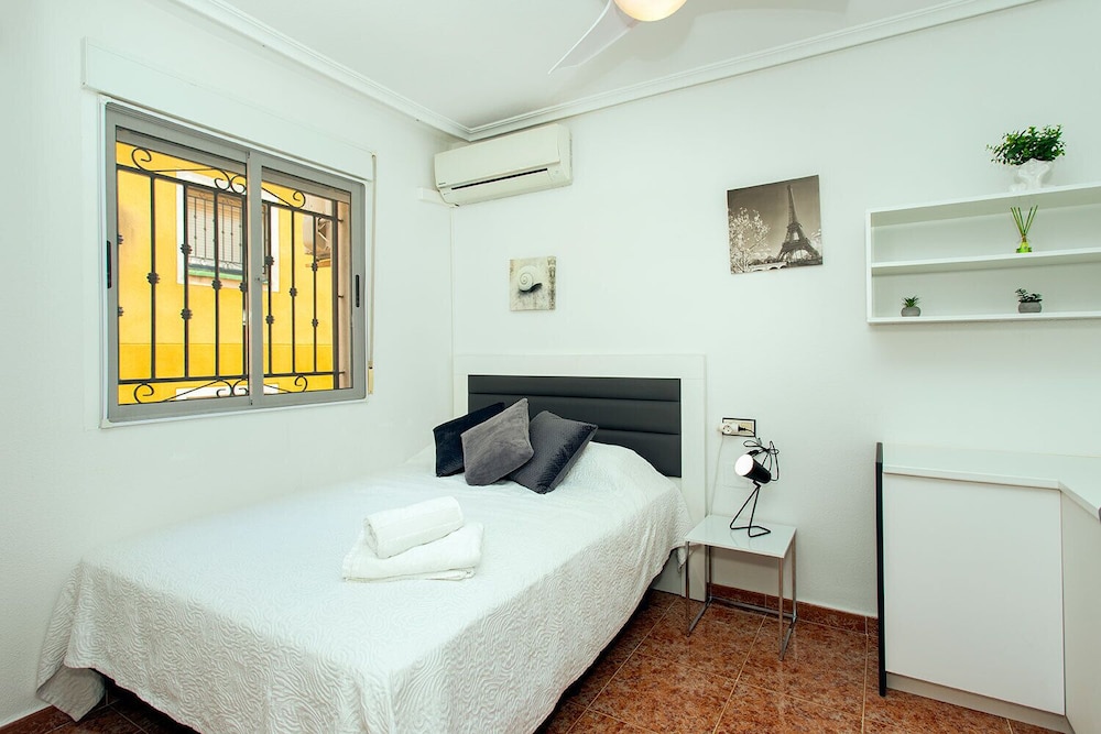 Bungalow Con Todos Los Servicios Con Piscina Y Zona Infantil - San Miguel de Salinas