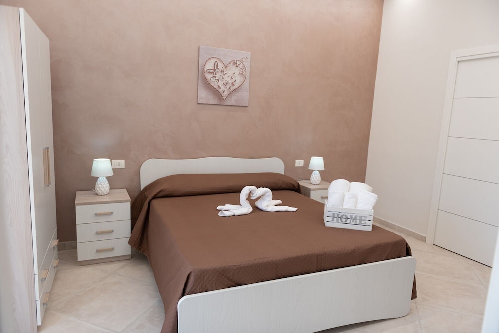 Famyli Rooms At 5 Minute From The Sea - Realmonte