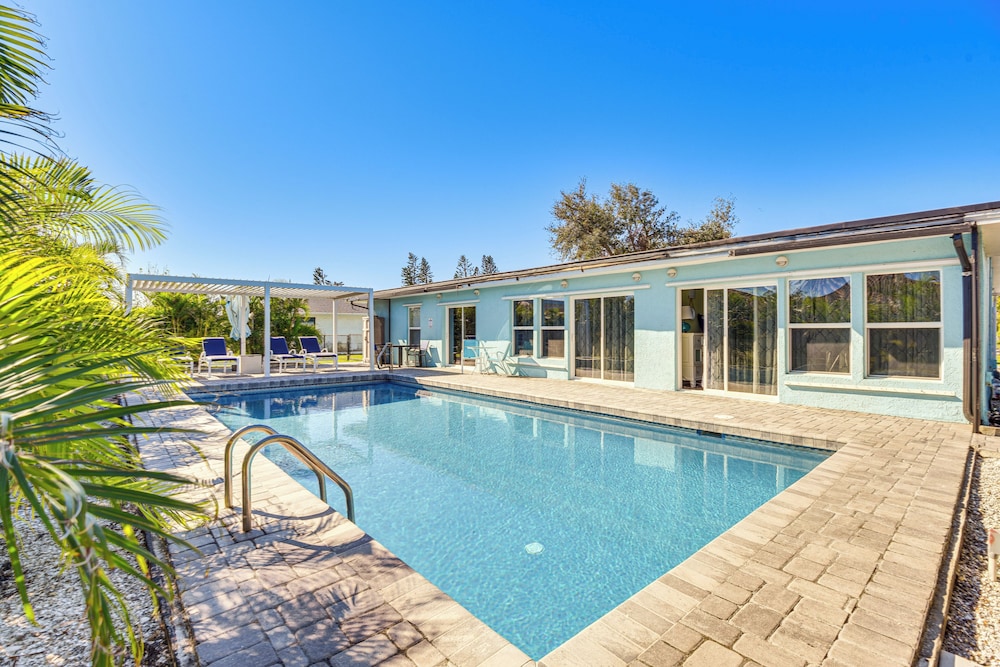 Spacious Bradenton Home W/ Pool ~ 5 Mi To Beaches - Longboat Key, FL