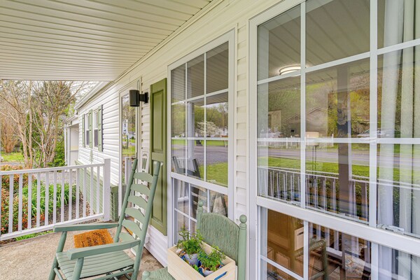 Riverfront Tennessee Retreat W/ Patio & Boat Ramp! - Watauga Lake, TN
