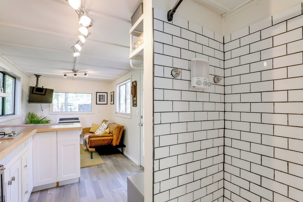 Hike On-site: Georgia Tiny Home On Farm Retreat - Georgia, GA