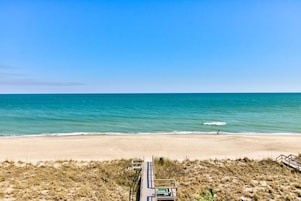 Condo, 1 quarto | Praia | Na praia 